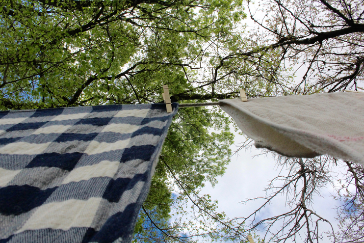 Line-Drying Linens: Reasons for Using a Clothesline + Drying Tips ...